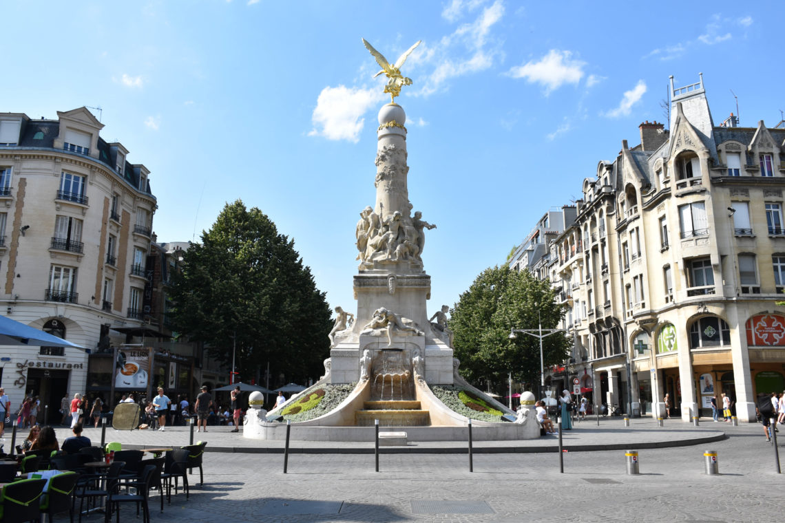 Place Drouet-d'Erlon avec monument à reims - Un couple en Vadrouille